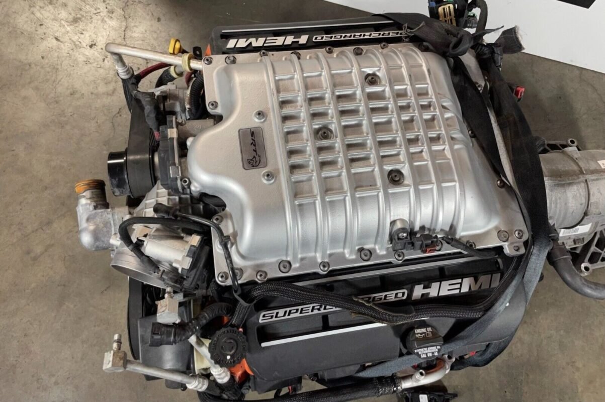 Dodge Charger SRT Hellcat 6.2L Supercharged Engine